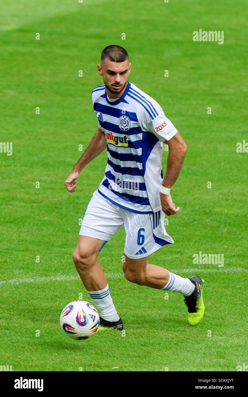 13 September 2025, North Rhine-Westphalia, Duisburg: Soccer: 3rd ...