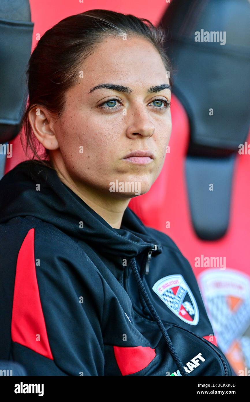 Trainerin Sabrina Wittmann (FC Ingolstadt) Porträt, Portrait ...