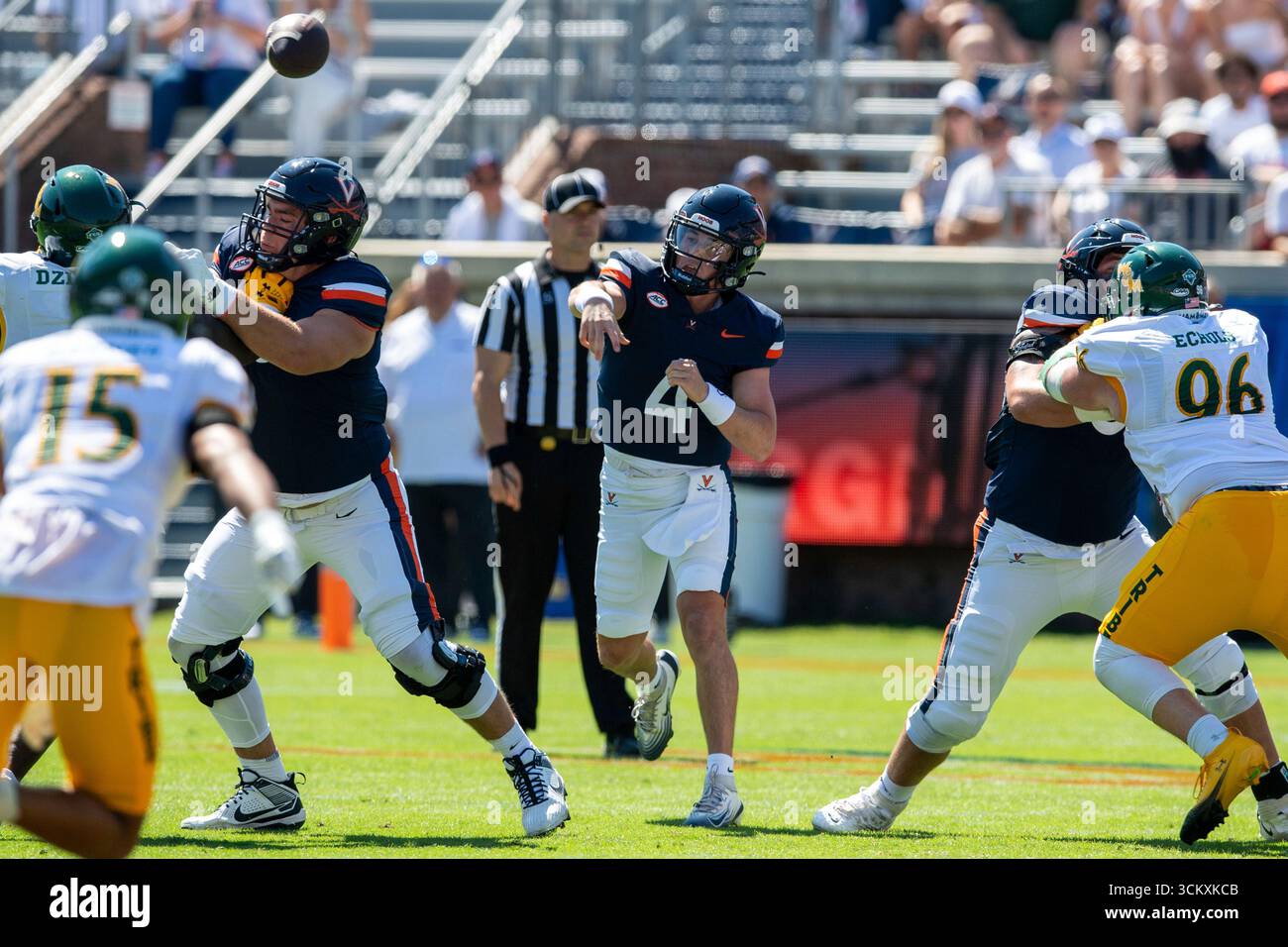 Virginia quarterback Chandler Morris (4) throws a pass during the first ...