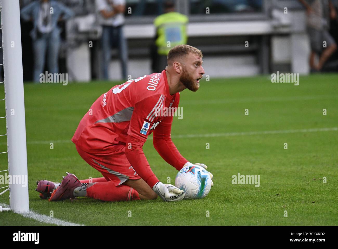 Michele Di Gregorio (Juventus FC) in action during Juventus FC vs Inter ...