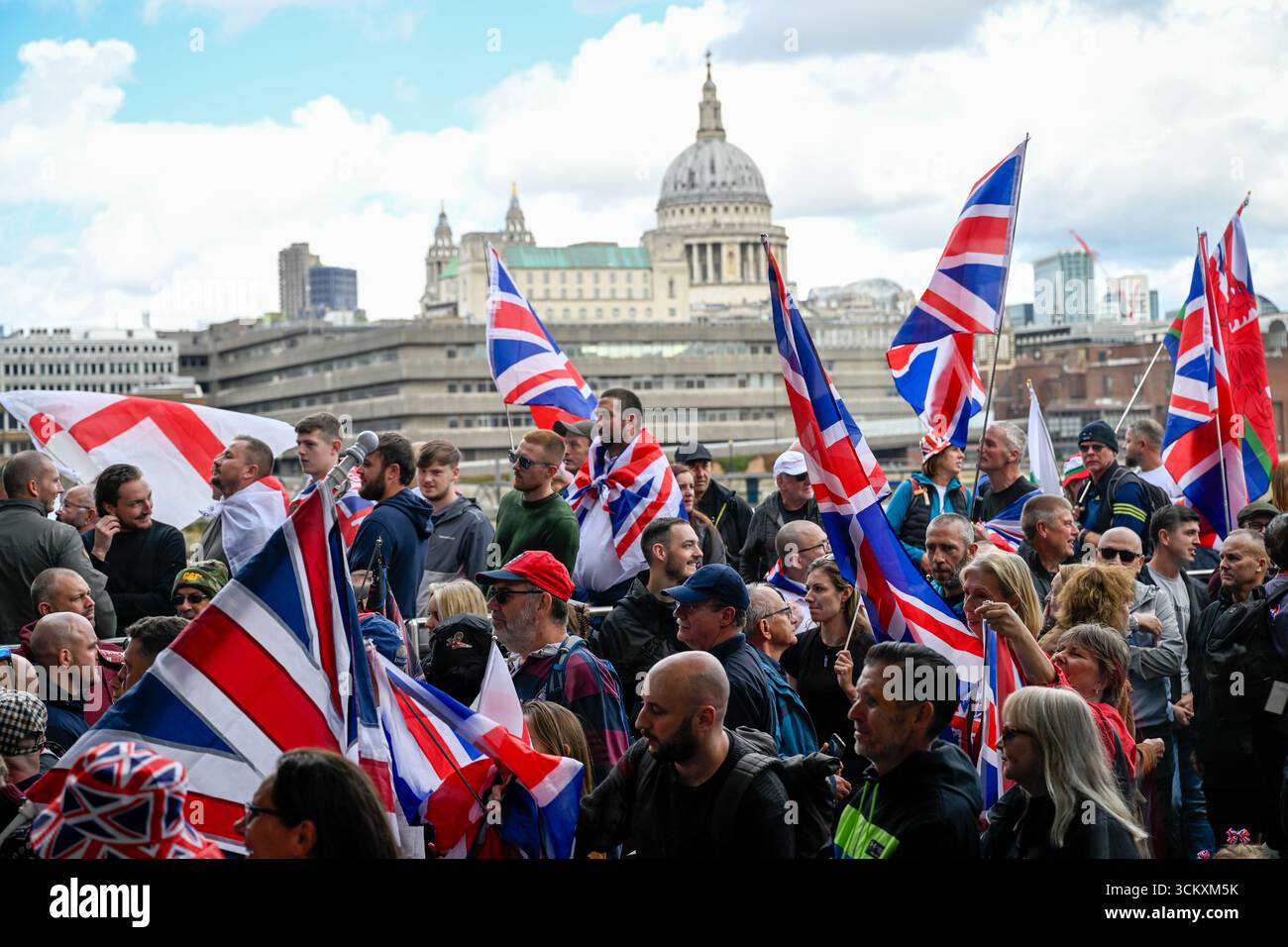 London, UK, 13th September: Approximately 100,000 supporters of Tommy ...