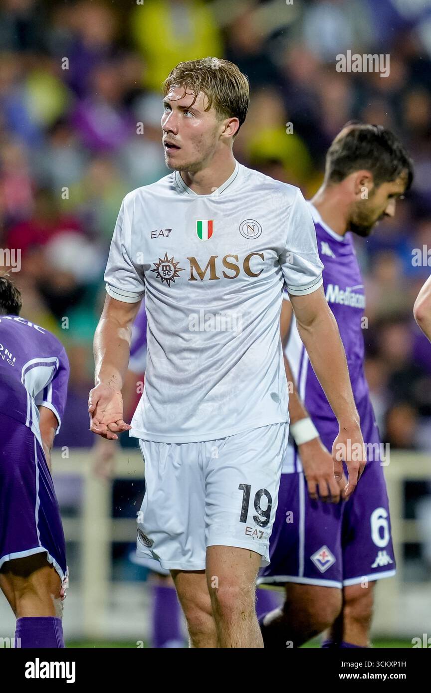 Rasmus Hojlund of SSC Napoli looks on during the serie Serie A Enilive match between ACF ...
