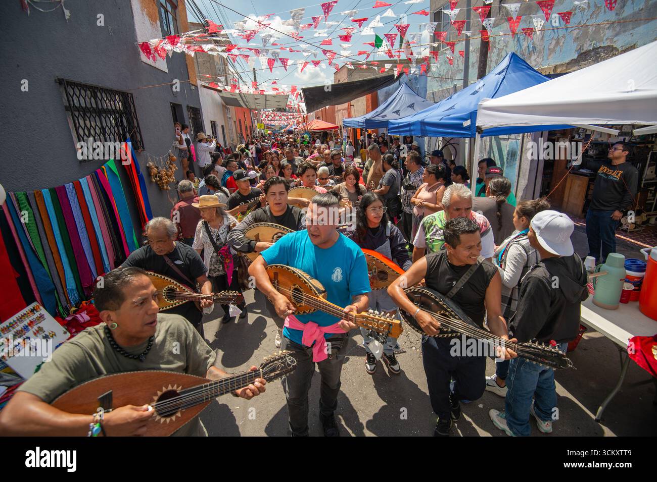 People arrive at the San Francisquito neighborhood near the Temple of ...
