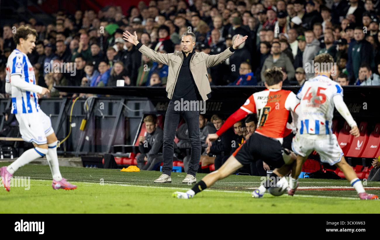 ROTTERDAM - Feyenoord coach Robin van Persie during the Dutch ...