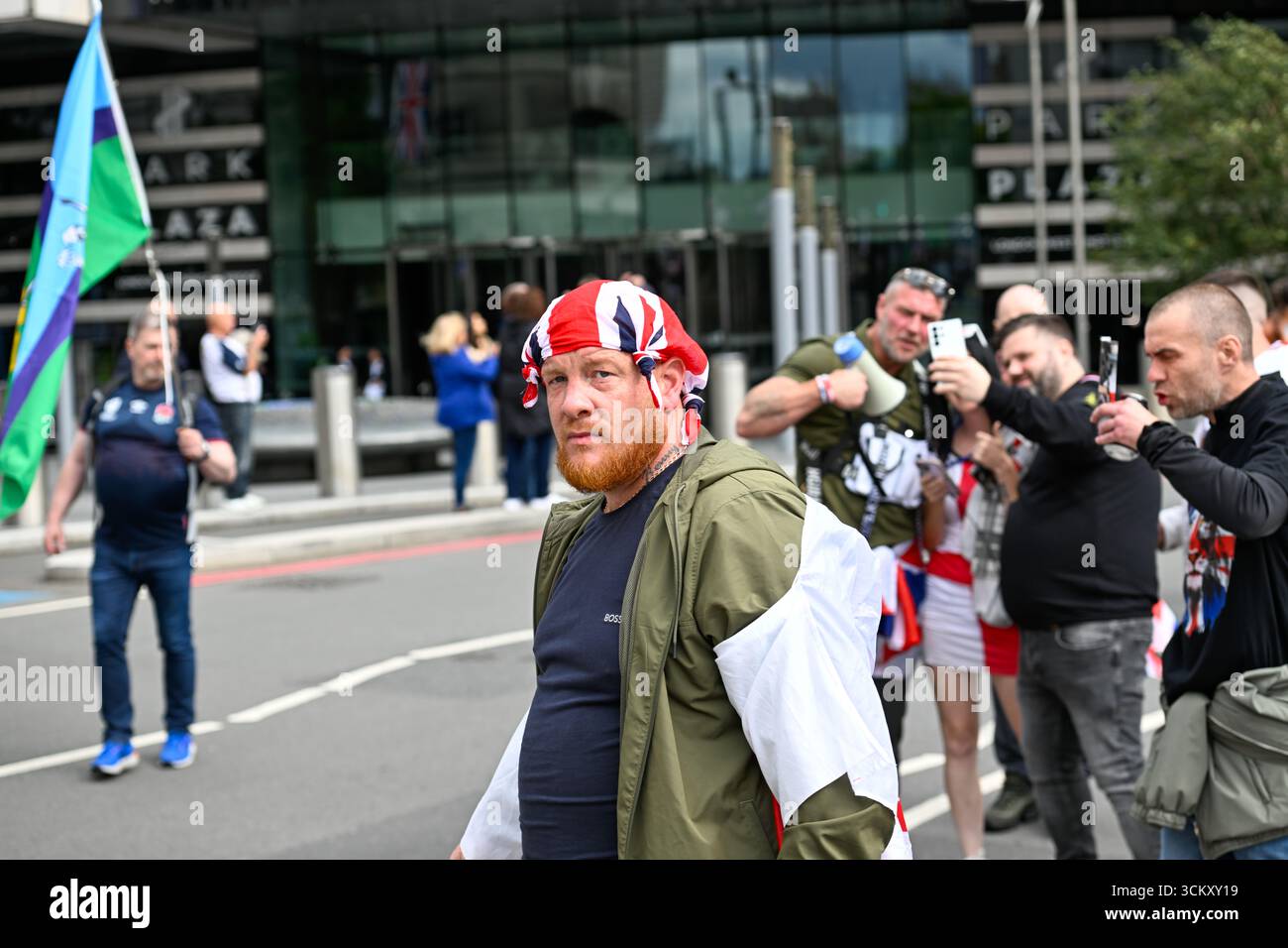 London, UK, 13th September: Approximately 100,000 supporters of Tommy ...