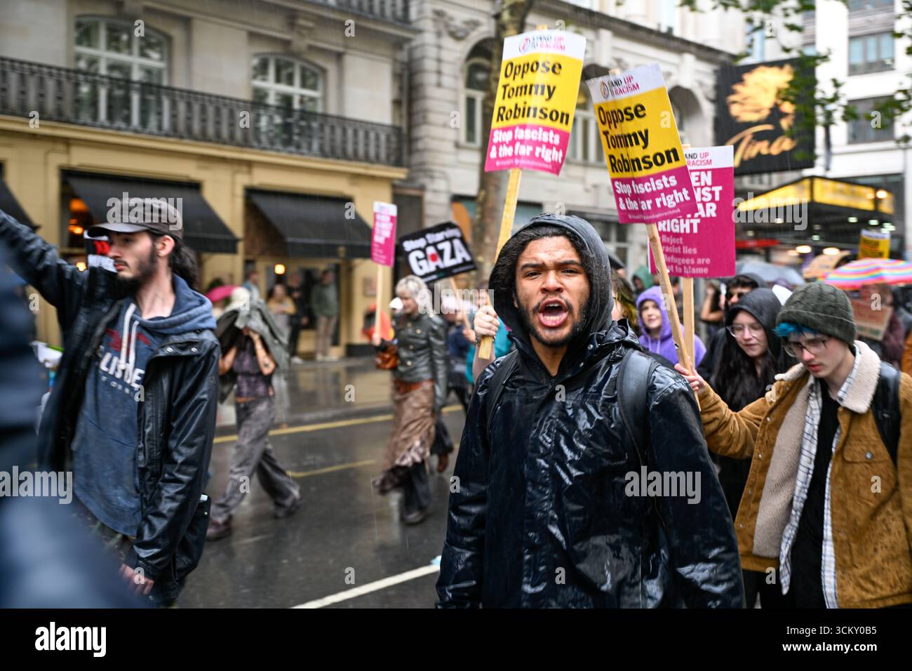 London, UK, 13th September: Protesters march to oppose Tommy Robinson ...