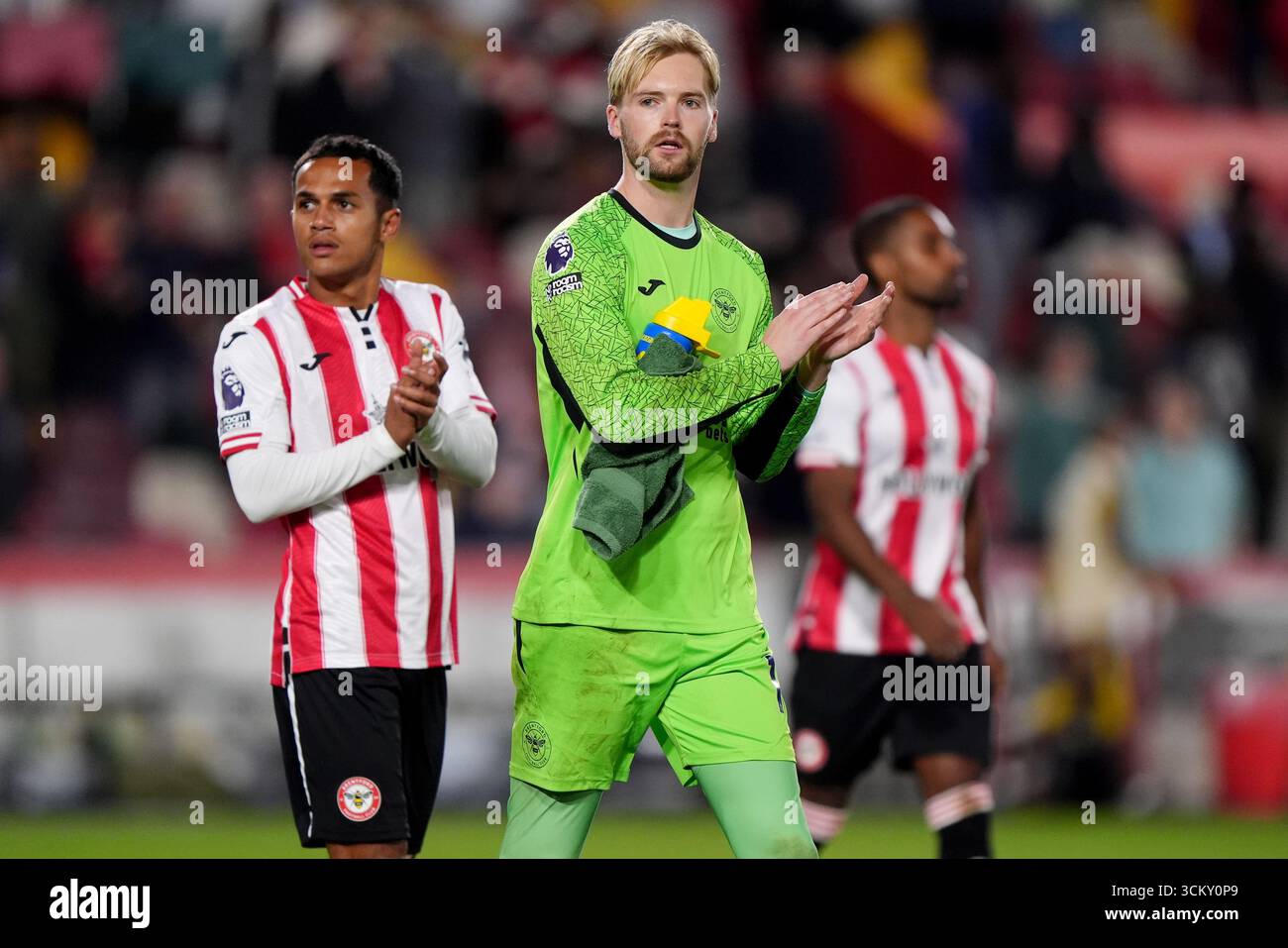 Brentford goalkeeper Caoimhin Kelleher acknowledges the crowd at the ...