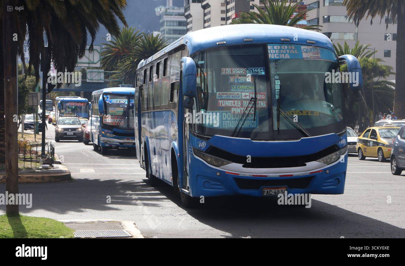 Transporte publico ecuador hi-res stock photography and images - Alamy