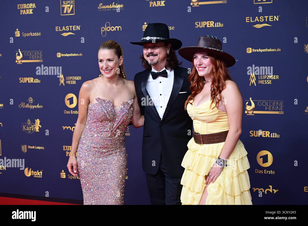 Stefanie Hertel, Lanny Lanner und Johanna Mross bei der 31. Verleihung der Goldenen Henne 2025 ...