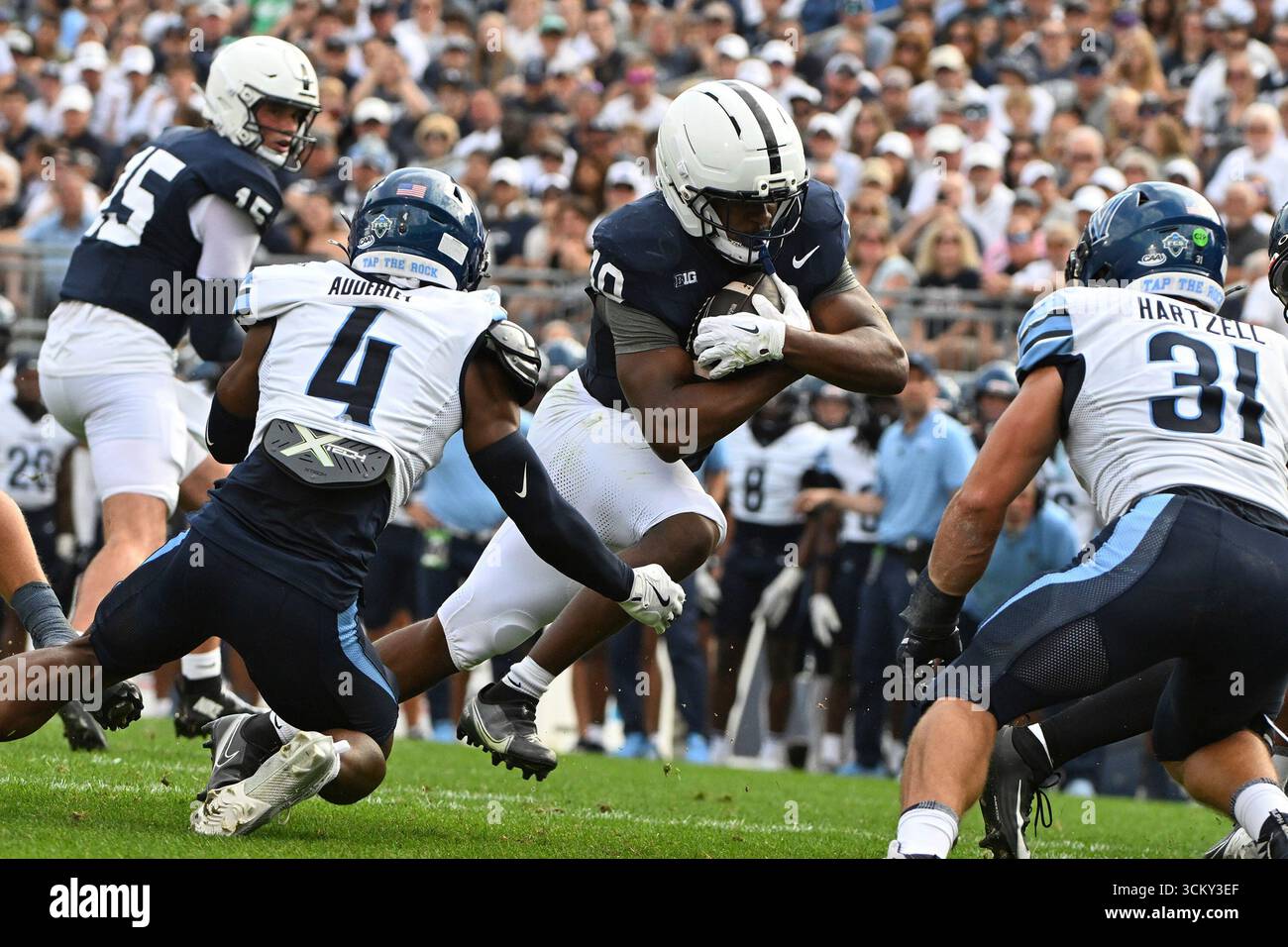 Penn State running back Nicholas Singleton (10) scores a touchdown ...