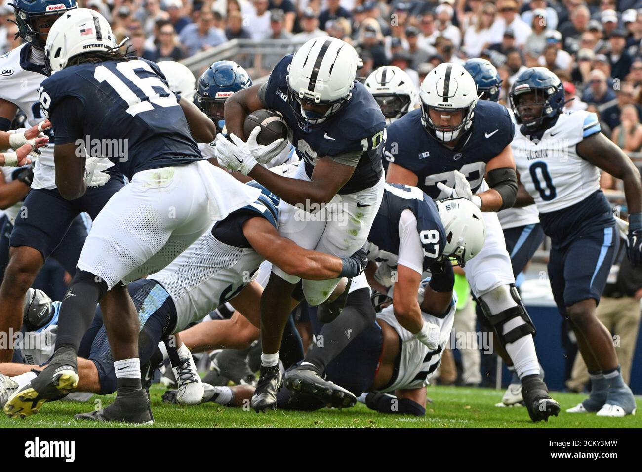 Penn State running back Nicholas Singleton (10) scores a touchdown ...