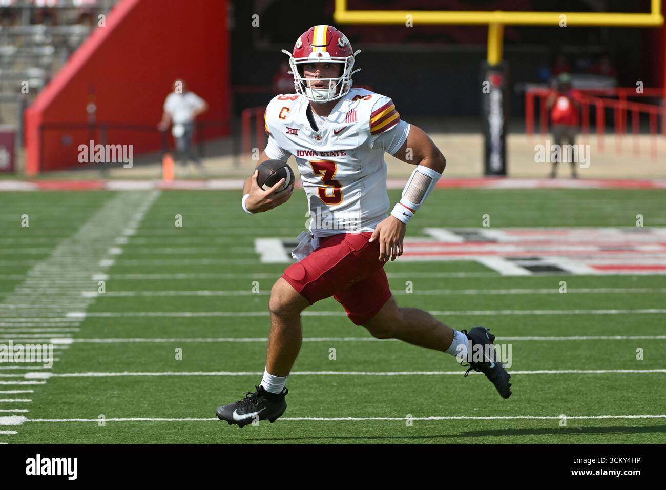 Iowa State quarterback Rocco Becht (3) runs for a touchdown against ...