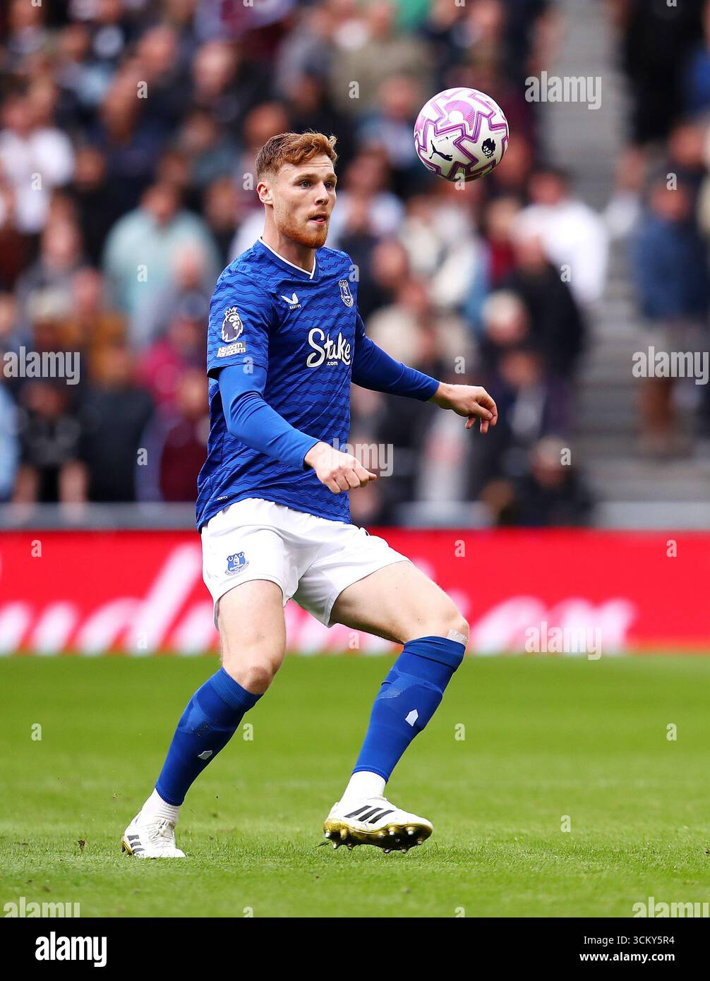 Everton's Jake O'Brien during the Premier League match at Hill ...