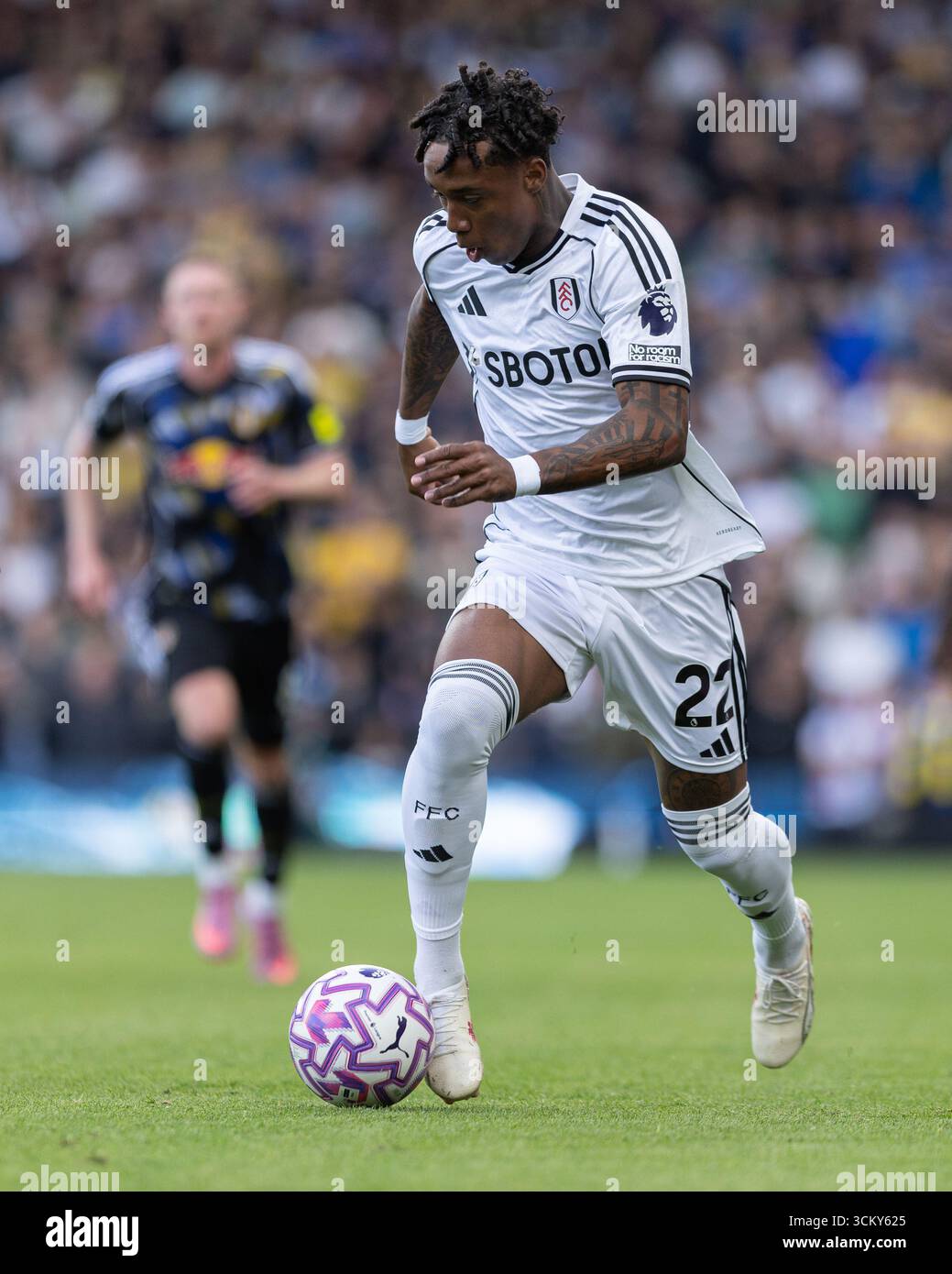 New signing Kevin of Fulham dribbling forwards during the Premier ...