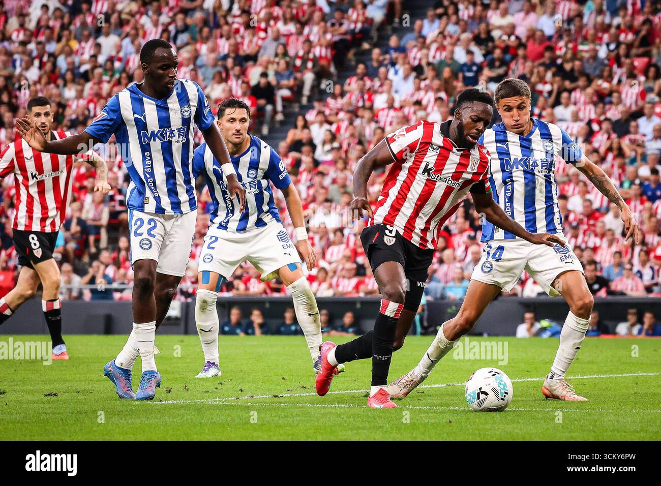 Moussa DIARRA of Deportivo Alaves, Facundo GARCES of Deportivo Alaves ...