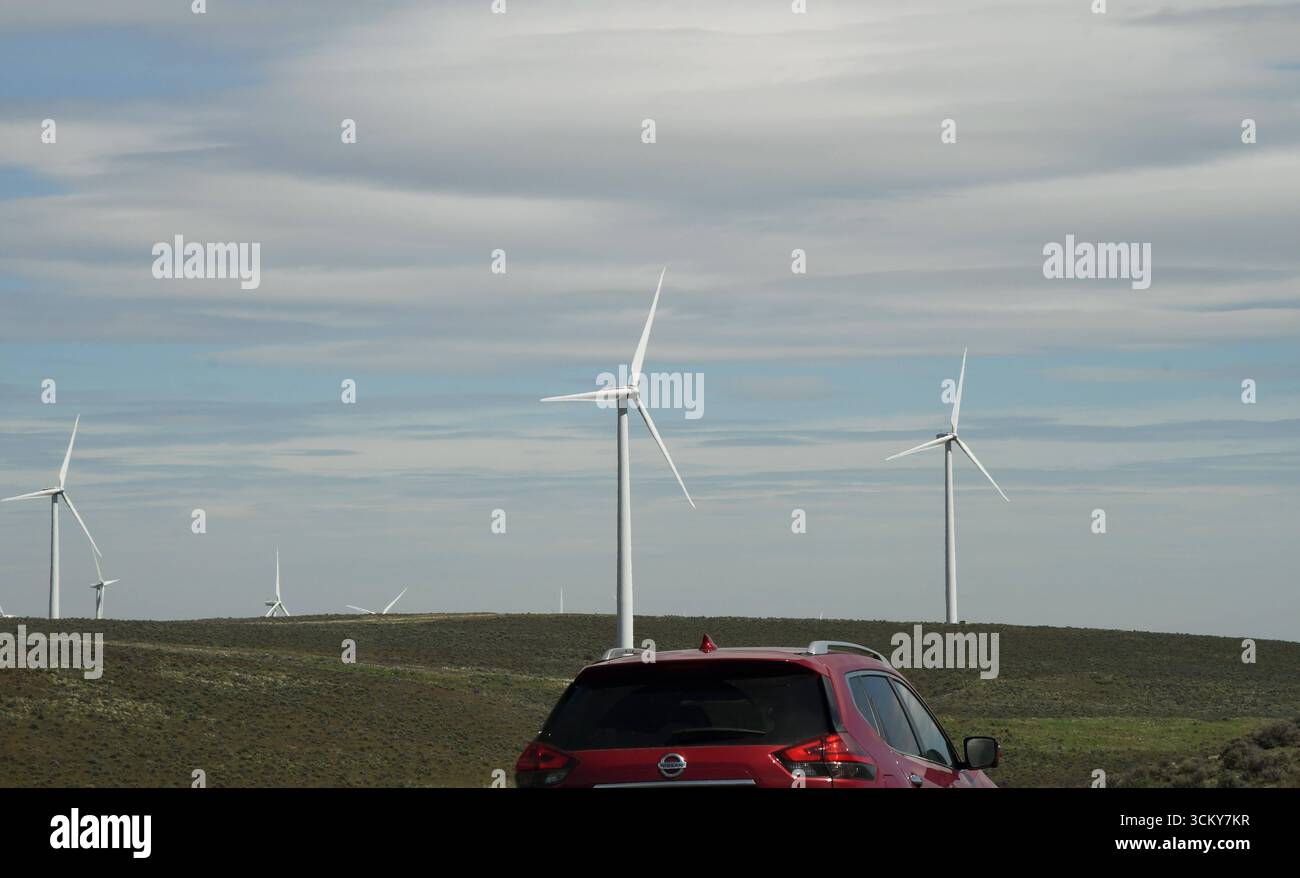 NEAR VANTAGE/WASHINGTON/USA 22.April 2019/ Wind turbines wild horse rnewable engery center and ...