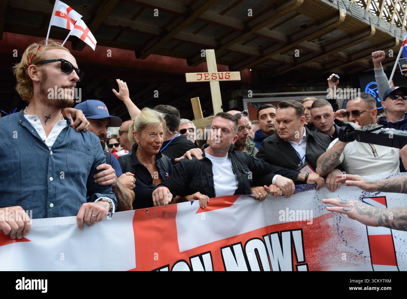 The start of the Tommy Robinson's 'Unite the Kingdom' march through the ...