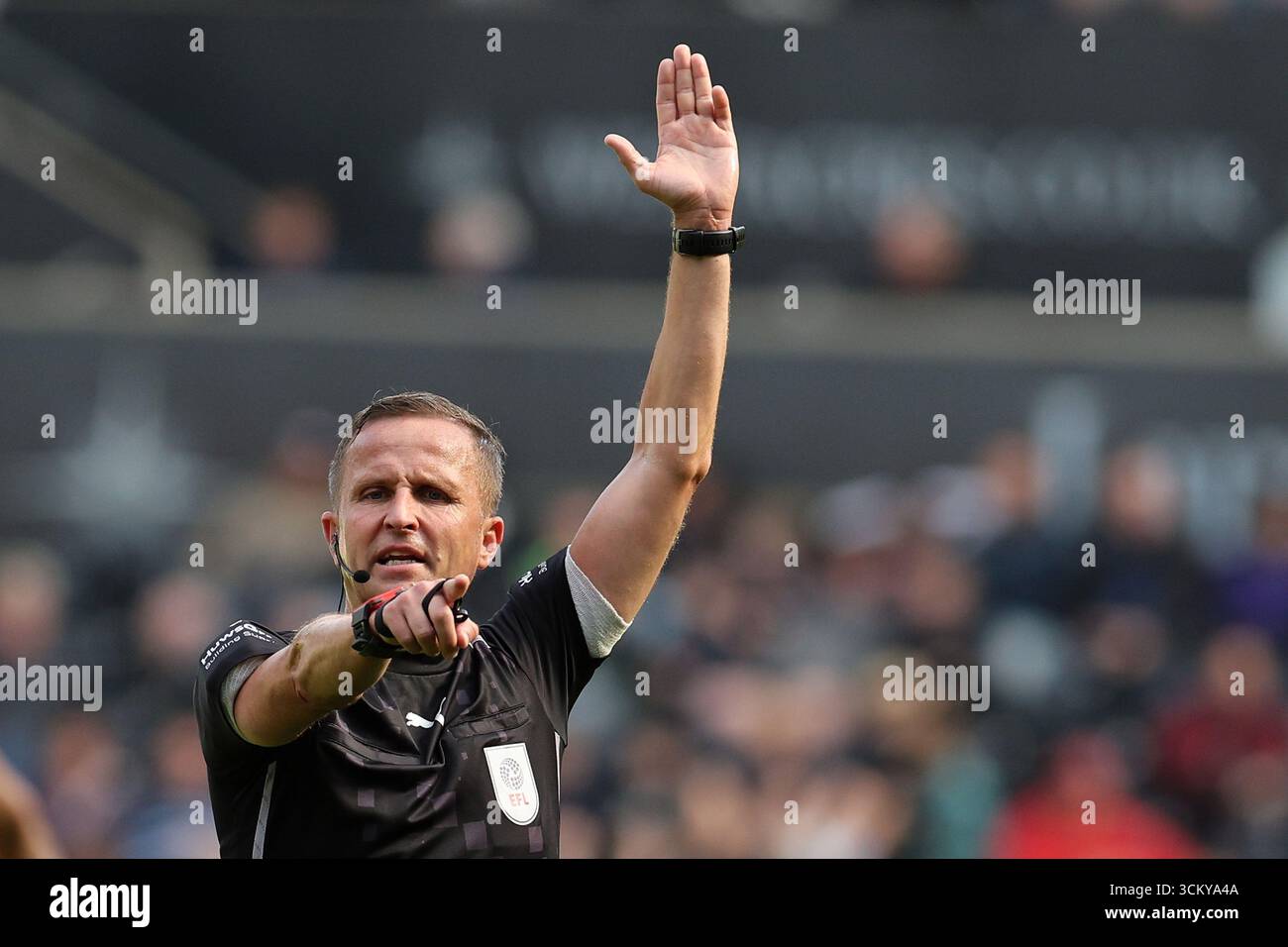 Referee David Webb in action. EFL Skybet championship match, Swansea ...