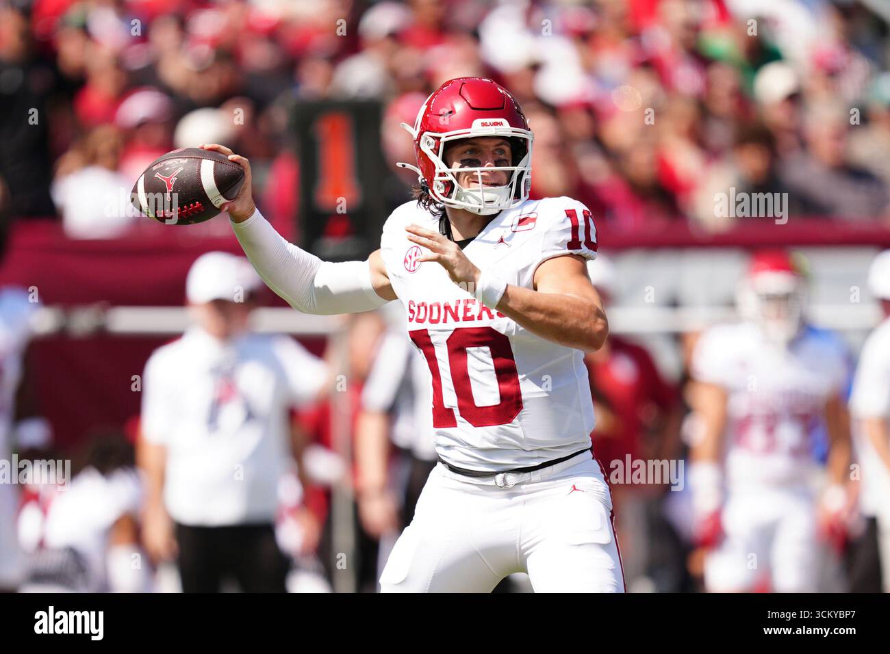 Oklahoma quarterback John Mateer in action during an NCAA college ...