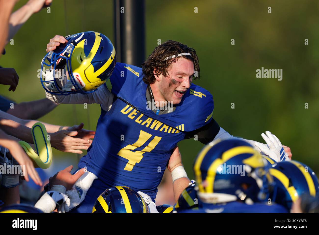 Delaware quarterback Nick Minicucci (4) celebrates his game-winning ...