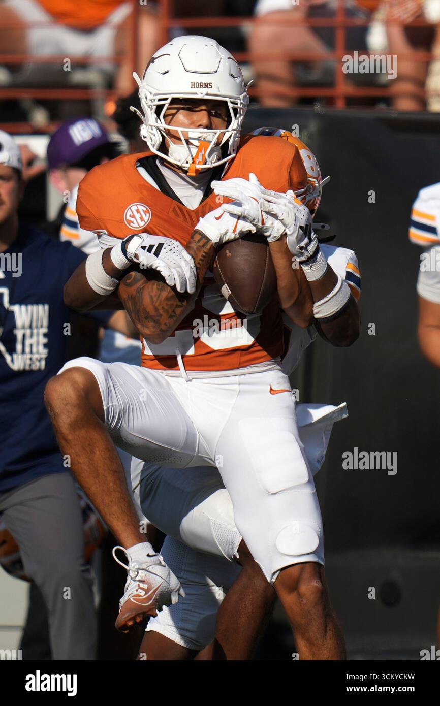 Texas defensive back Graceson Littleton (29) intercepts a pass intended ...