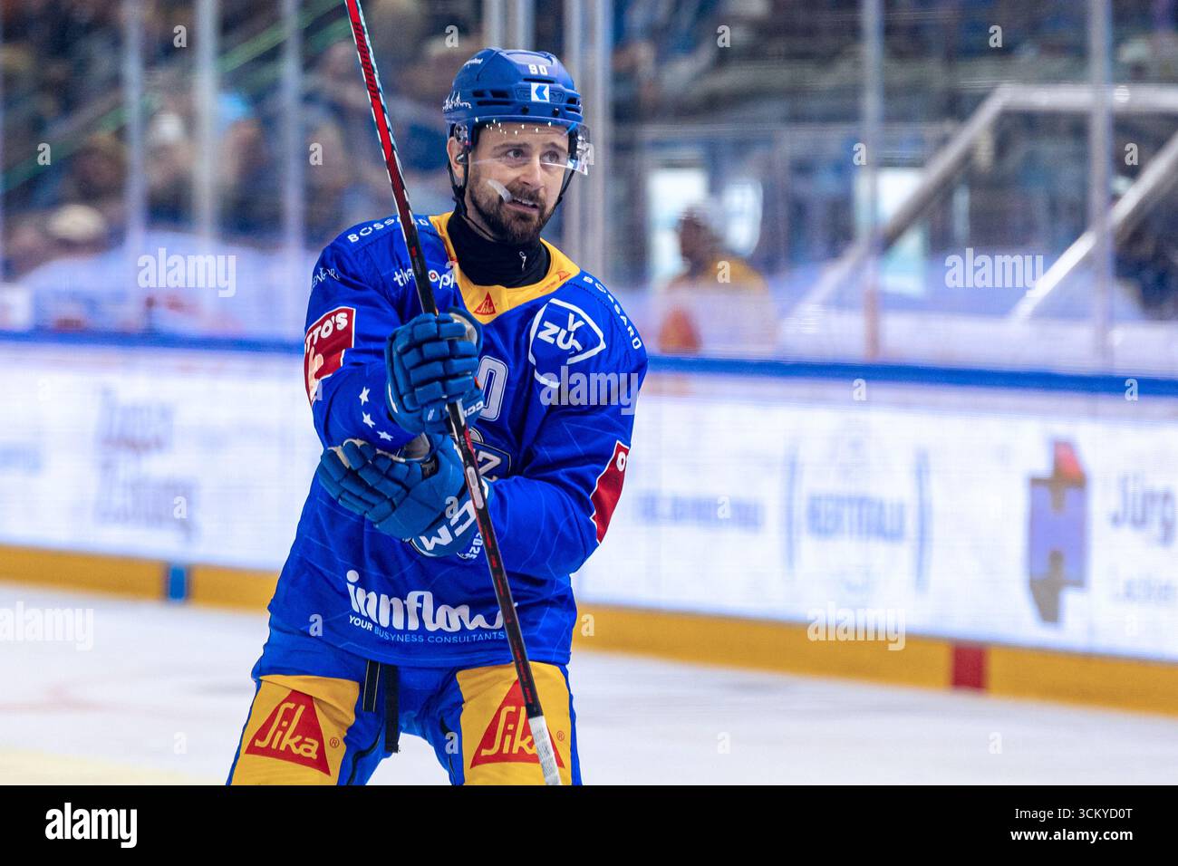 Tomas Tatar #90 (EV Zug) - 13.09.2025 - National League, Regular Season ...