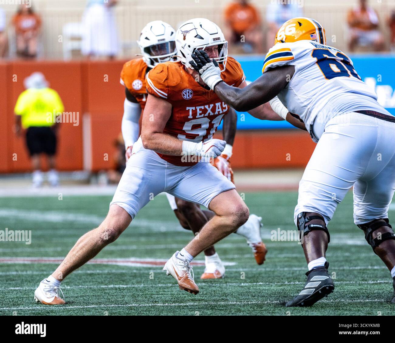 Sept 13, 2025. Ethan Burke (91) of the Texas Longhorns in action vs the ...