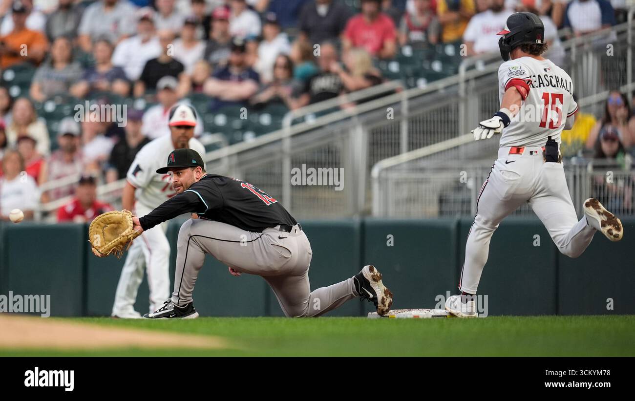 Arizona Diamondbacks second baseman Tim Tawa (13) fields a ball as ...