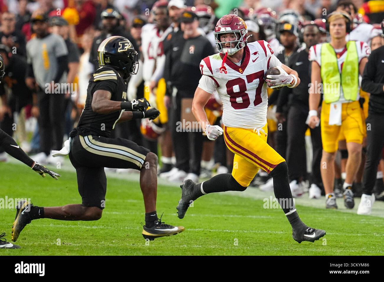 Southern California tight end Lake McRee (87) tries to get past Purdue ...