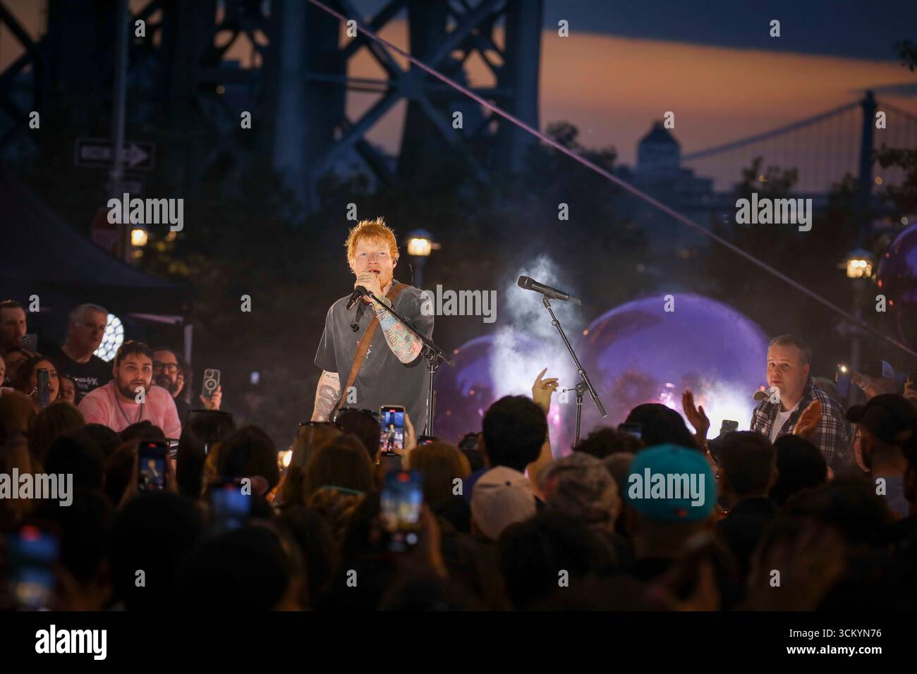 Singer-songwriter Ed Sheeran performs during "Ed Sheeran's Play: Live ...