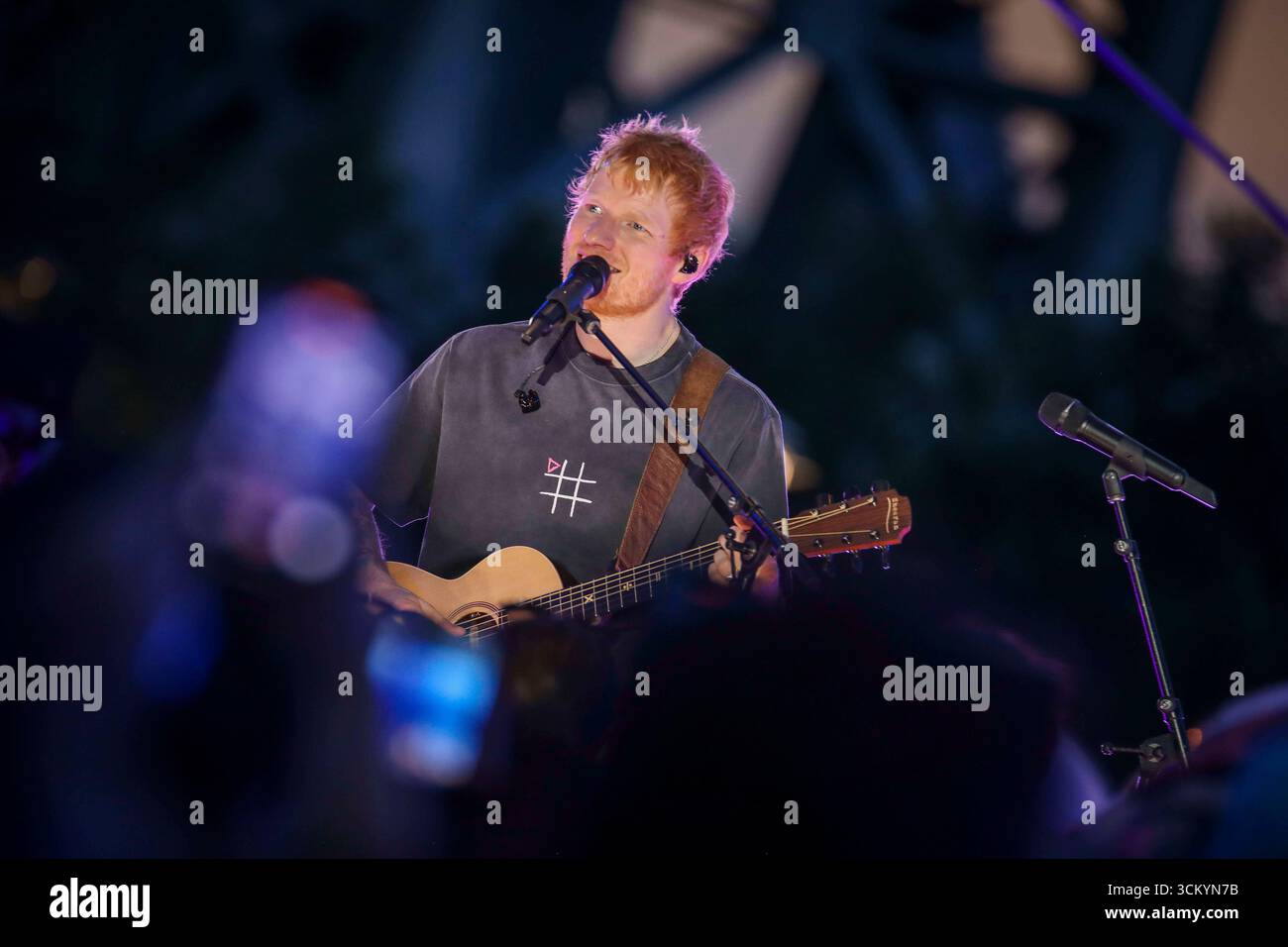 Singer-songwriter Ed Sheeran performs during "Ed Sheeran's Play: Live ...