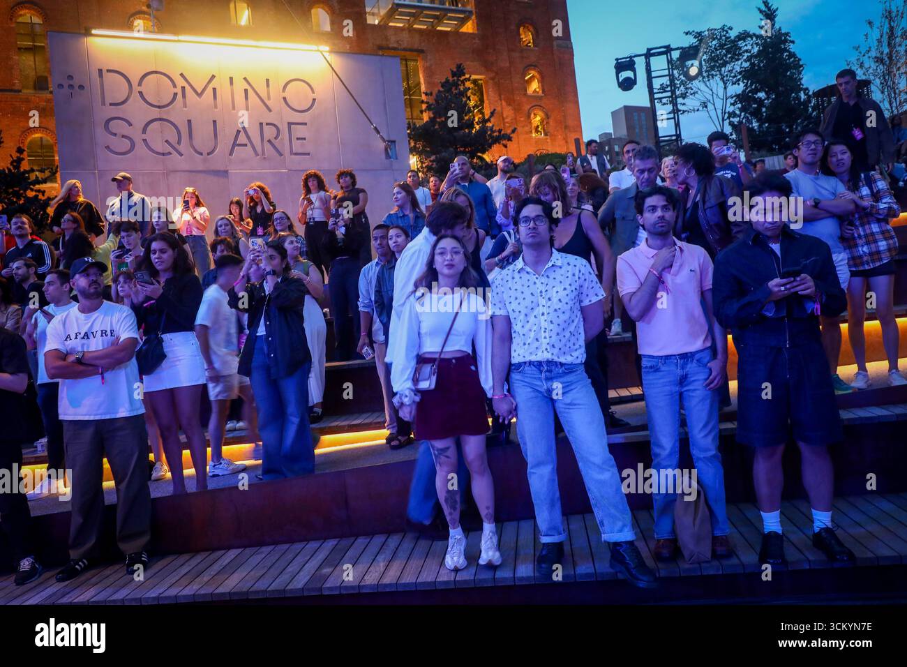 Fans watch Ed Sheeran perform during "Ed Sheeran's Play: Live from New ...