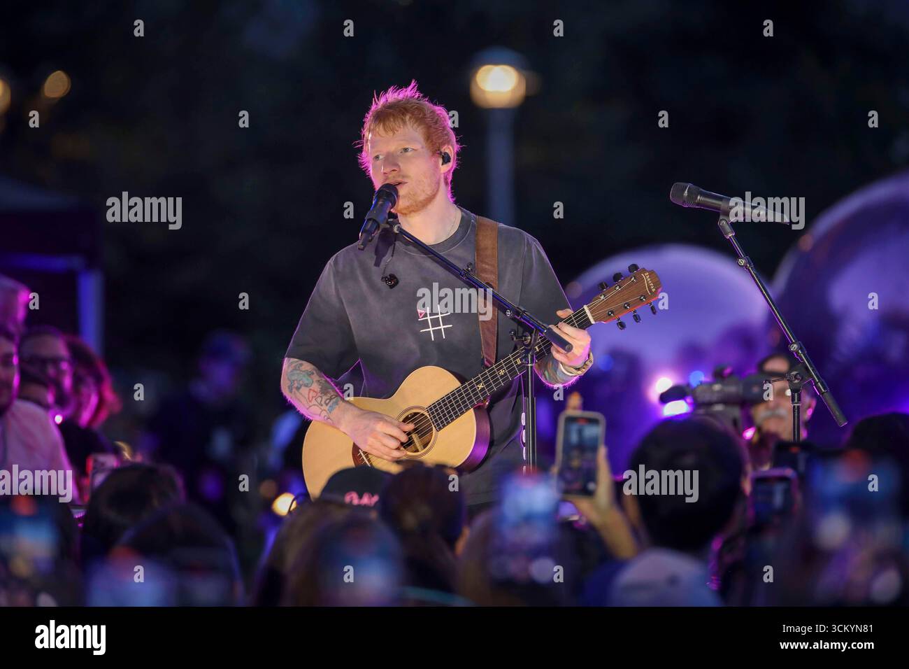 Singer-songwriter Ed Sheeran performs during "Ed Sheeran's Play: Live ...
