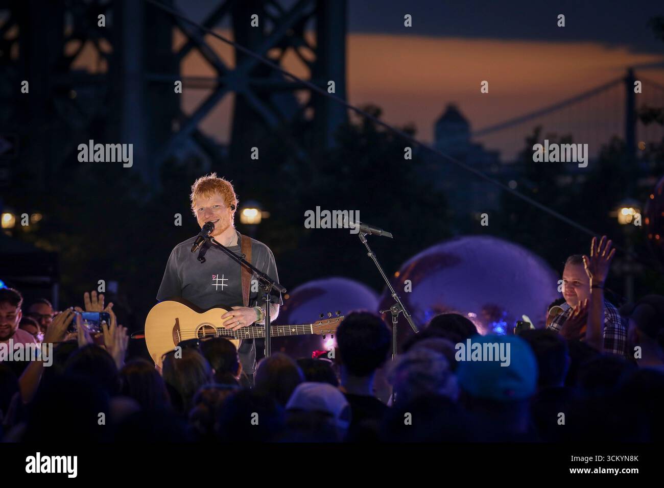 Singer-songwriter Ed Sheeran performs during "Ed Sheeran's Play: Live ...