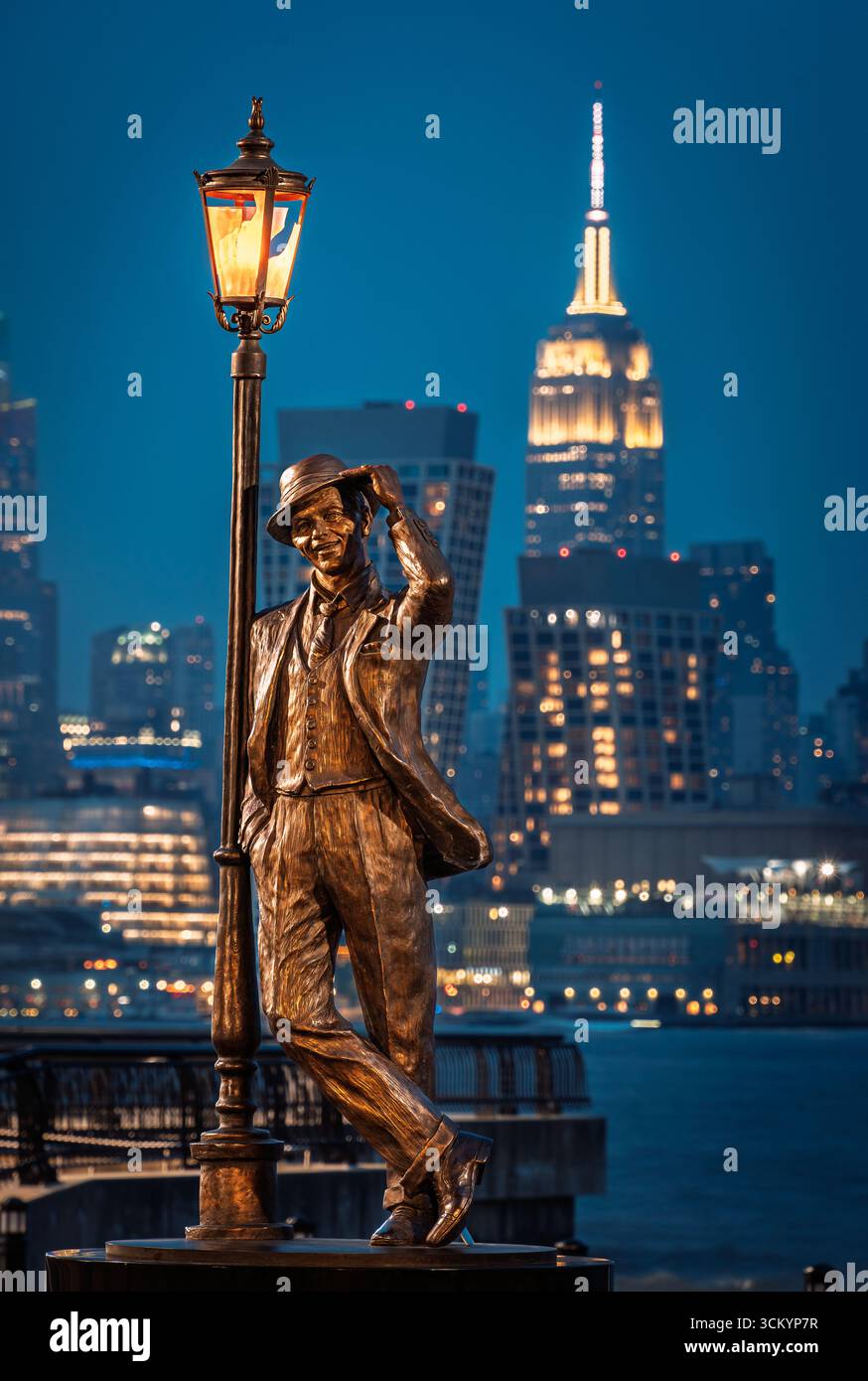 Frank sinatra hi-res stock photography and images - Alamy