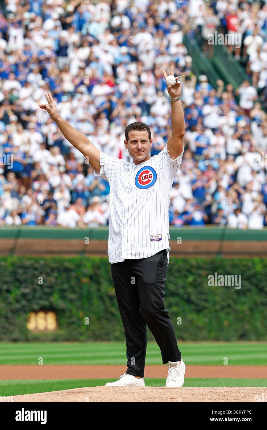 Former Chicago Cubs player Anthony Rizzo greets fans before throwing ...