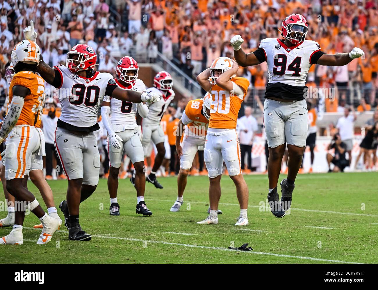 KNOXVILLE, TN - SEPTEMBER 13: Tennessee Volunteers place kicker Max ...