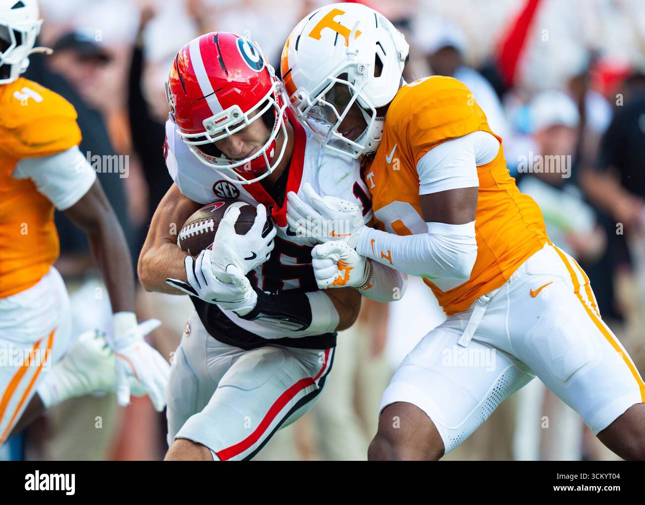 September 13, 2025: London Humphreys #16 of the Georgia Bulldogs makes ...