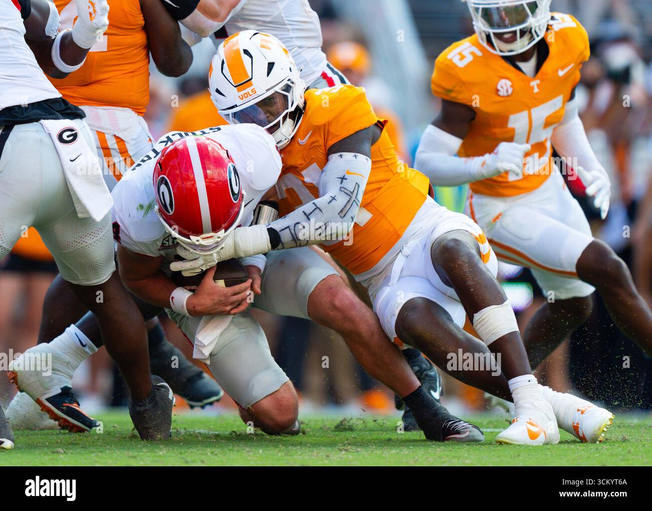 September 13, 2025: Caleb Herring #31 of the Tennessee Volunteers sacks ...