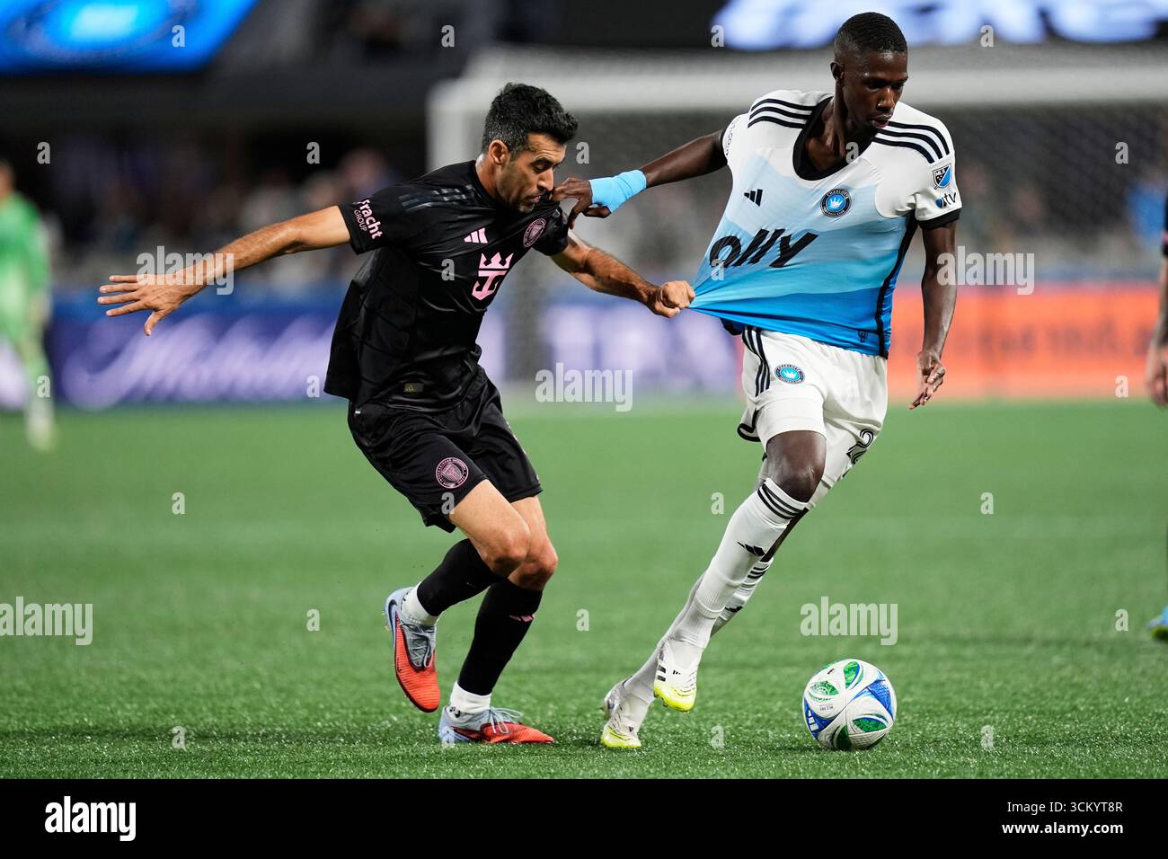 Inter Miami midfielder Sergio Busquets (5) defends against Charlotte FC ...