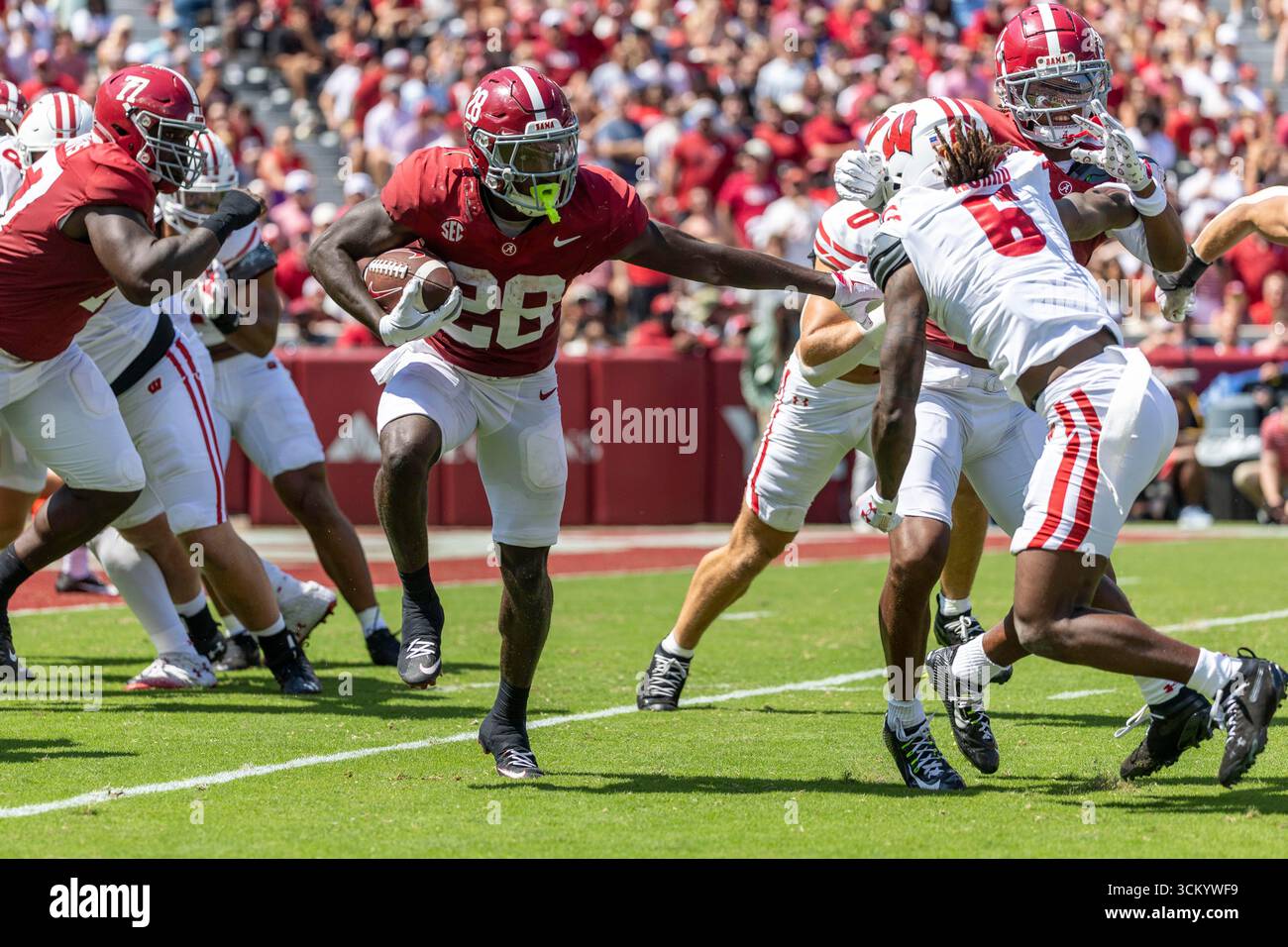 Alabama running back Kevin Riley (28) runs the ball against Wisconsin ...