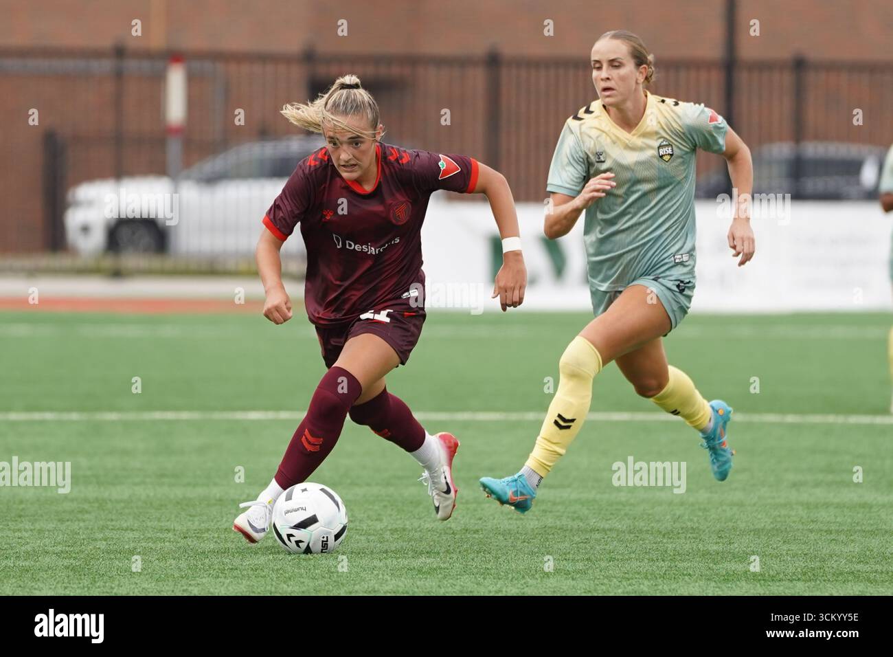 Kaylee Hunter #11 of AFC Toronto and Nikki Stanton #7 of Vancouver Rise ...