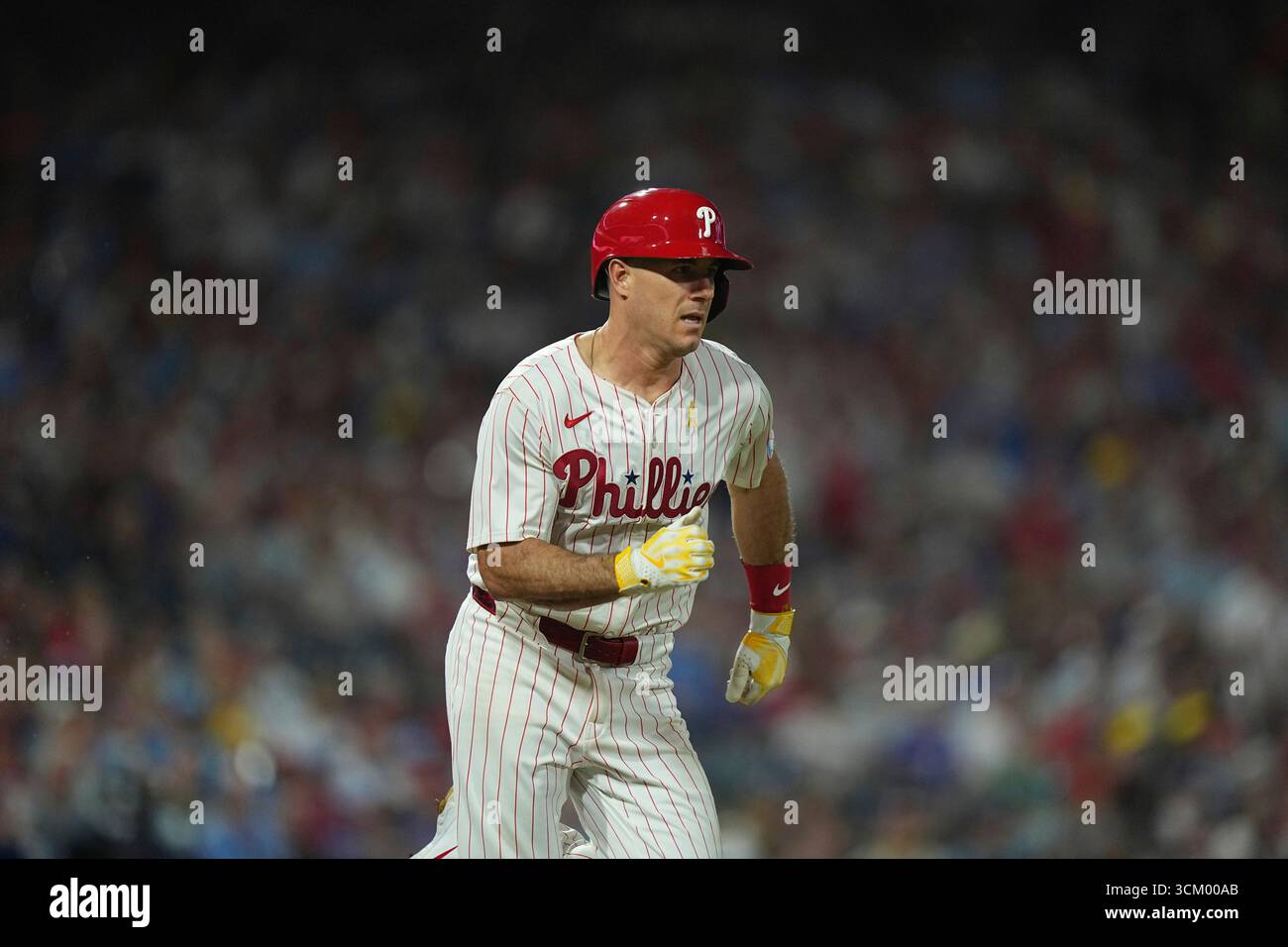 Philadelphia Phillies' J.T. Realmuto in action a baseball game ...