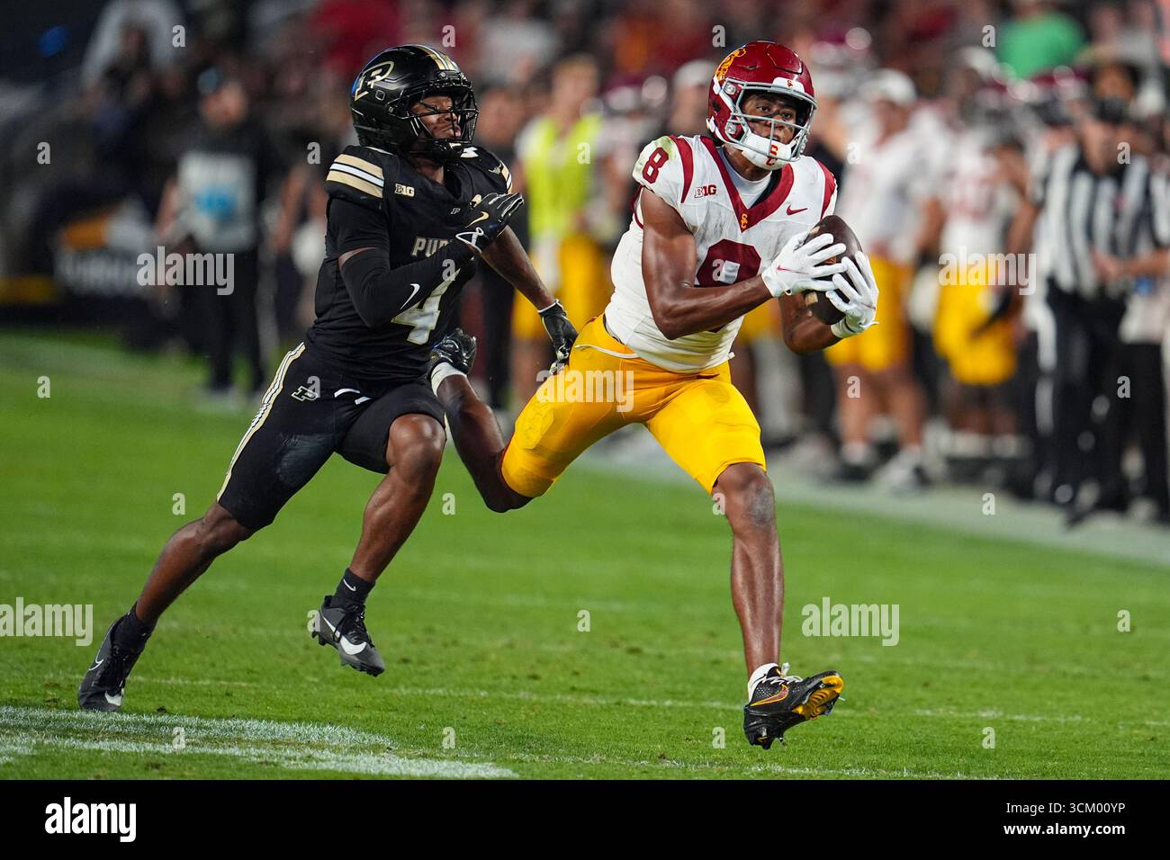 Southern California wide receiver Ja'Kobi Lane (8) makes a catch in ...