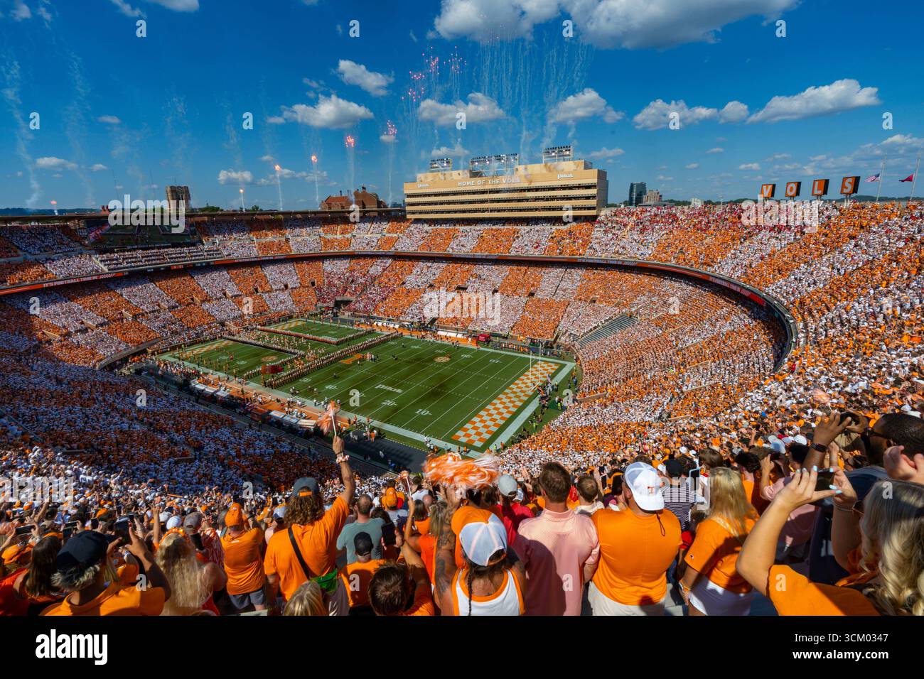 September 13, 2025: Tennessee Volunteers take the field before the NCAA ...
