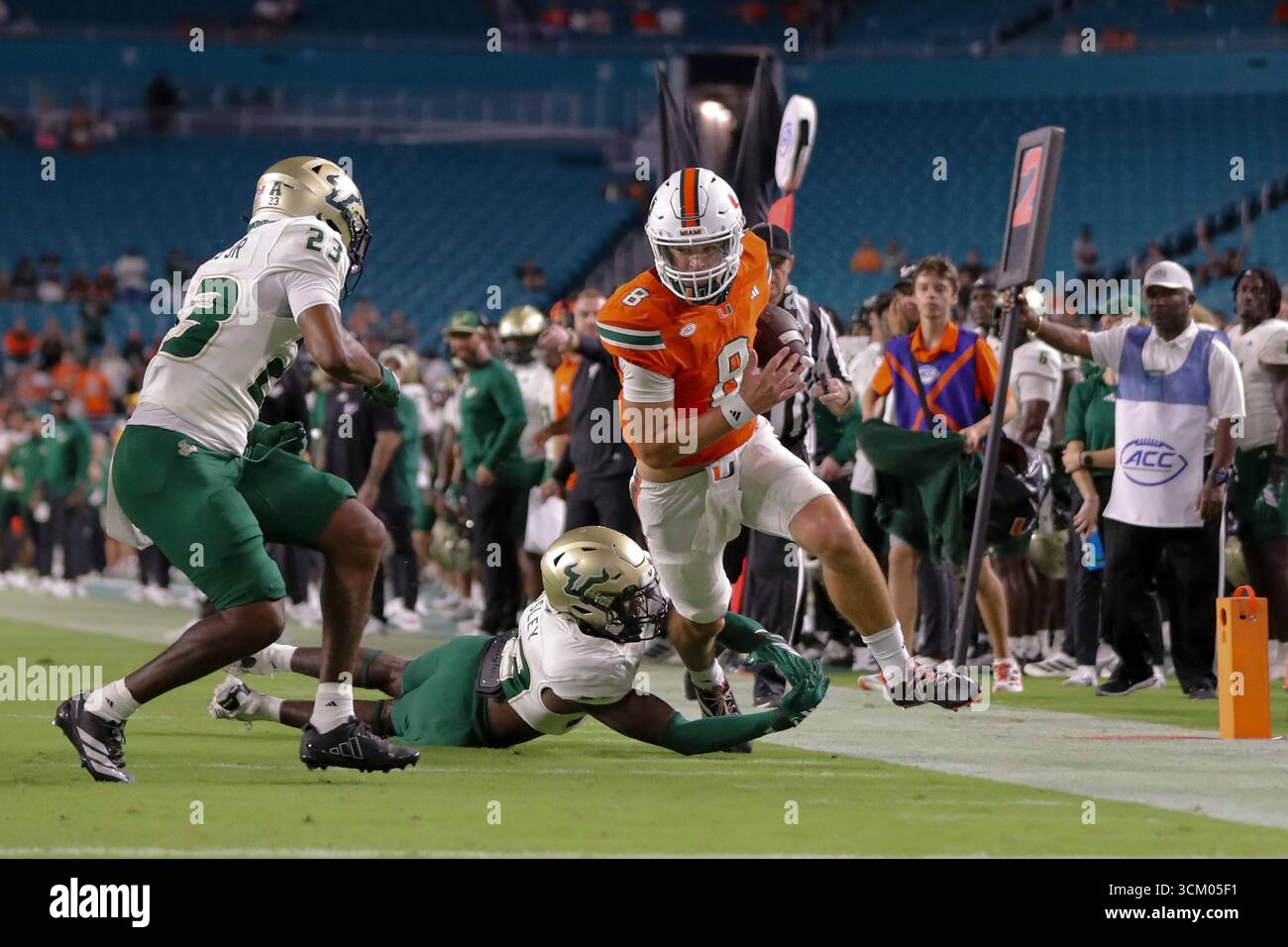 MIAMI GARDENS, FL - SEPTEMBER 13: Miami Hurricanes quarterback Emory ...