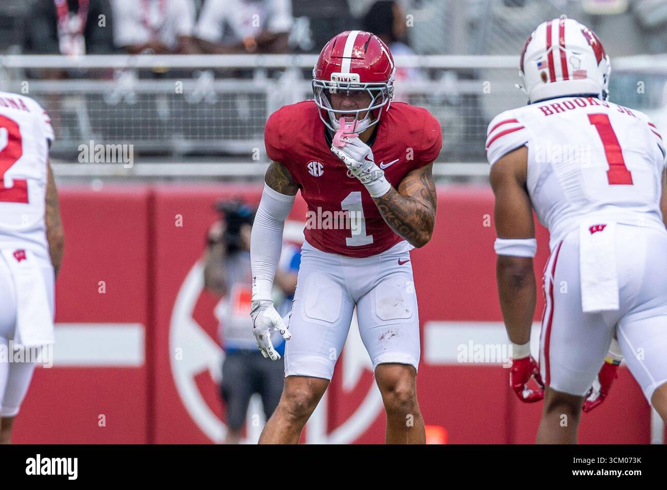 Alabama defensive back Domani Jackson (1) sets up at the line during ...