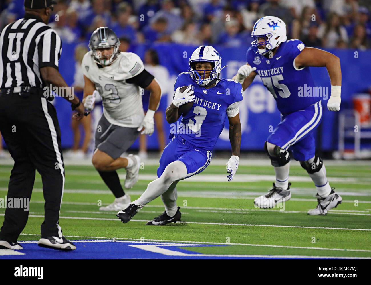 LEXINGTON, KY - SEPTEMBER 13: Running Back Seth McGowan #3 of the ...