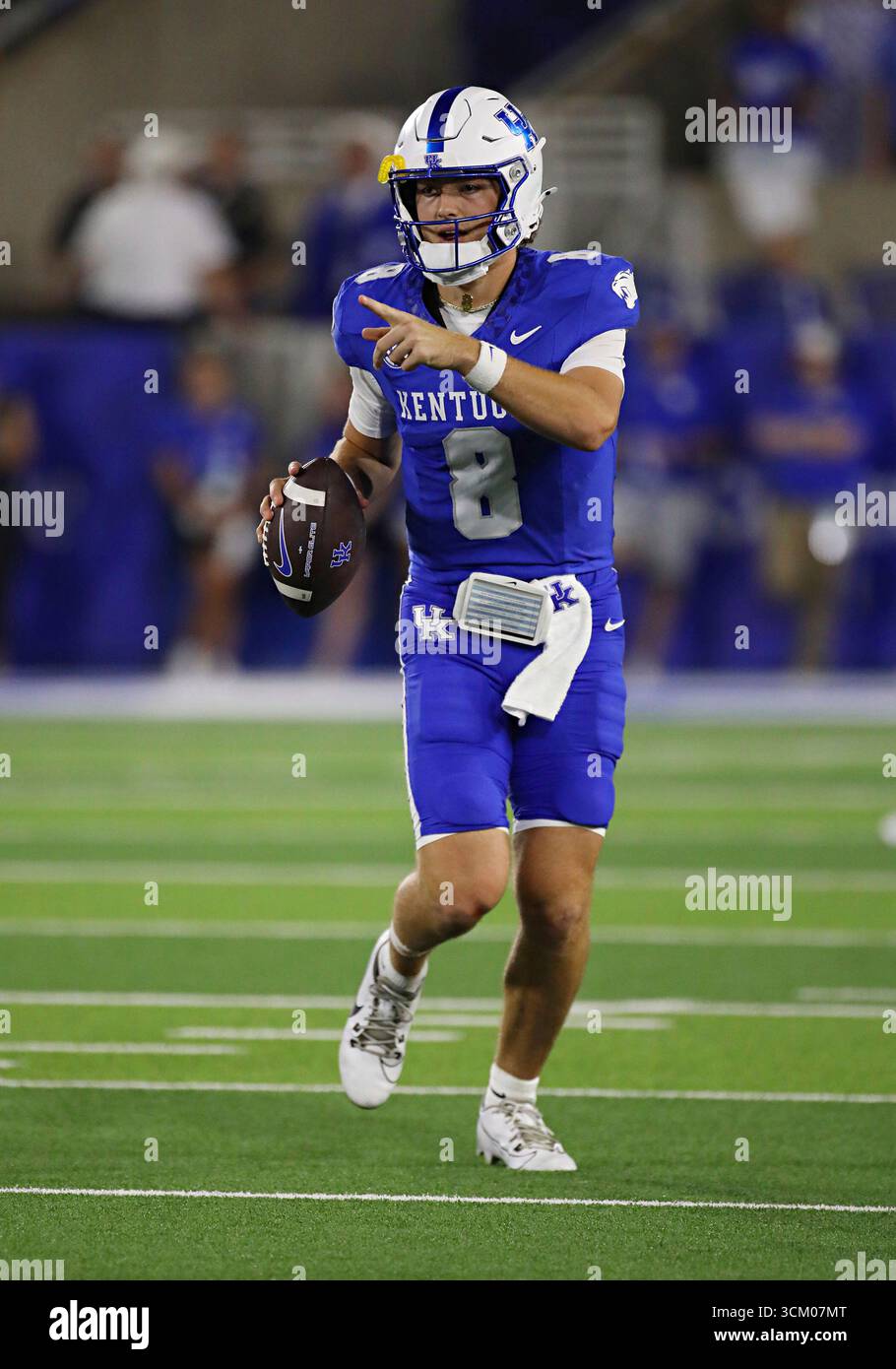 LEXINGTON, KY - SEPTEMBER 13: Quarterback Cutter Boley #8 of the ...