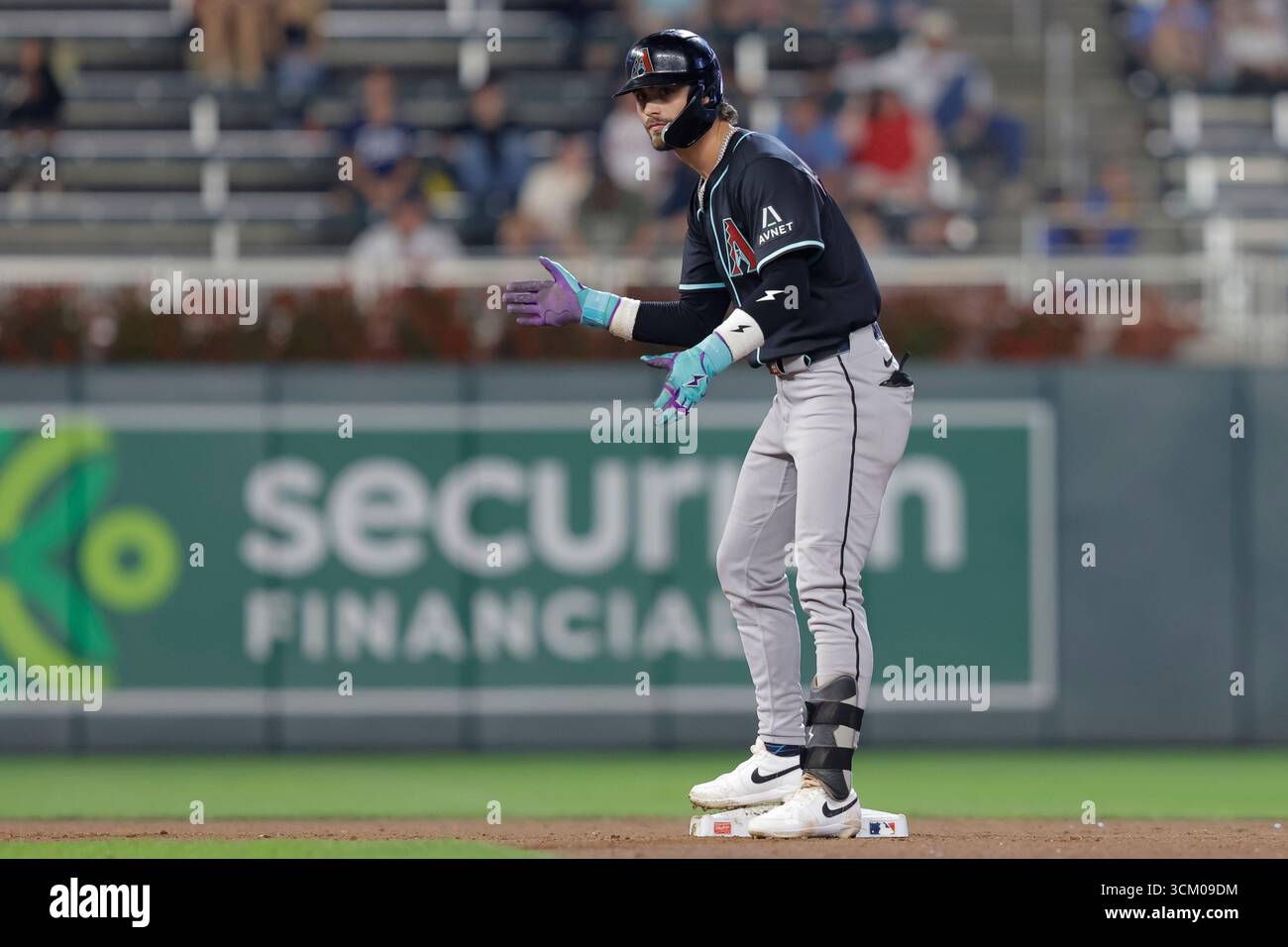 MINNEAPOLIS, MN - SEPTEMBER 13: Arizona Diamondbacks third baseman ...